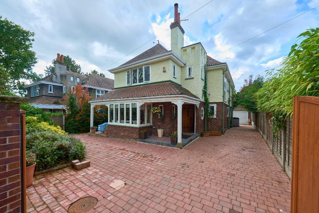 Jackson Maunders | Estate Agents in Altrincham